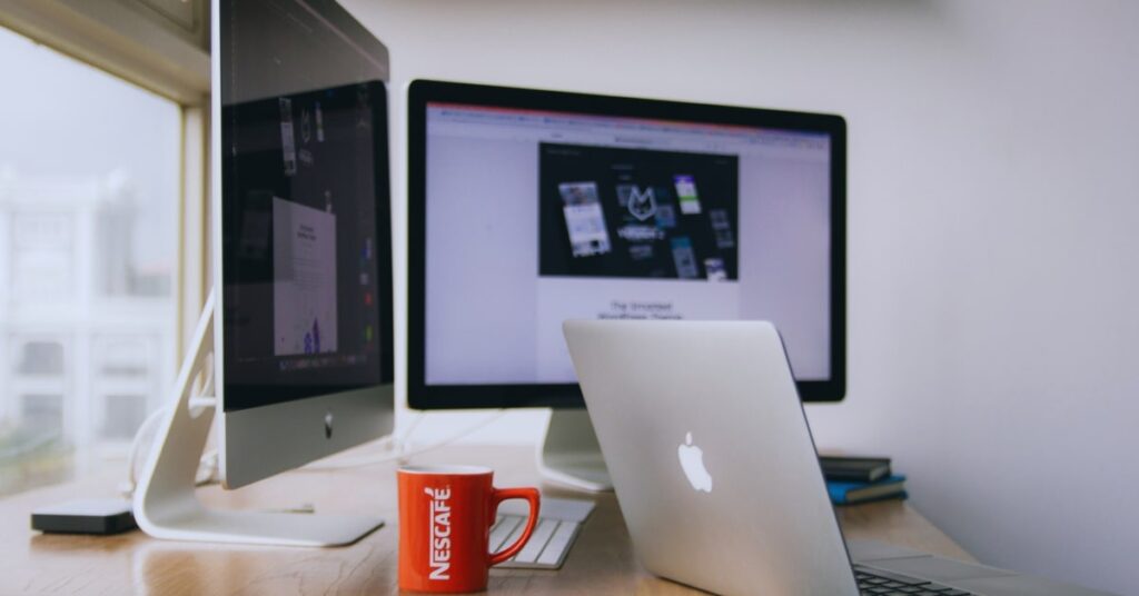 Mac vs PC for Graphic Design - Retouching Labs