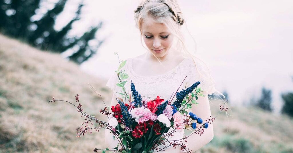 How to Hire an Assistant a Wedding Photographers Guide - Retouching Labs